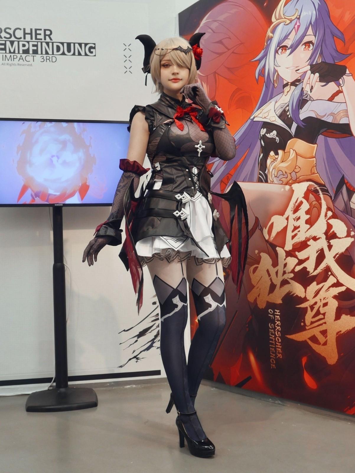 德國真美女smoettii Cosplay 福利放送 - 香港手機遊戲網 GameApps.hk
